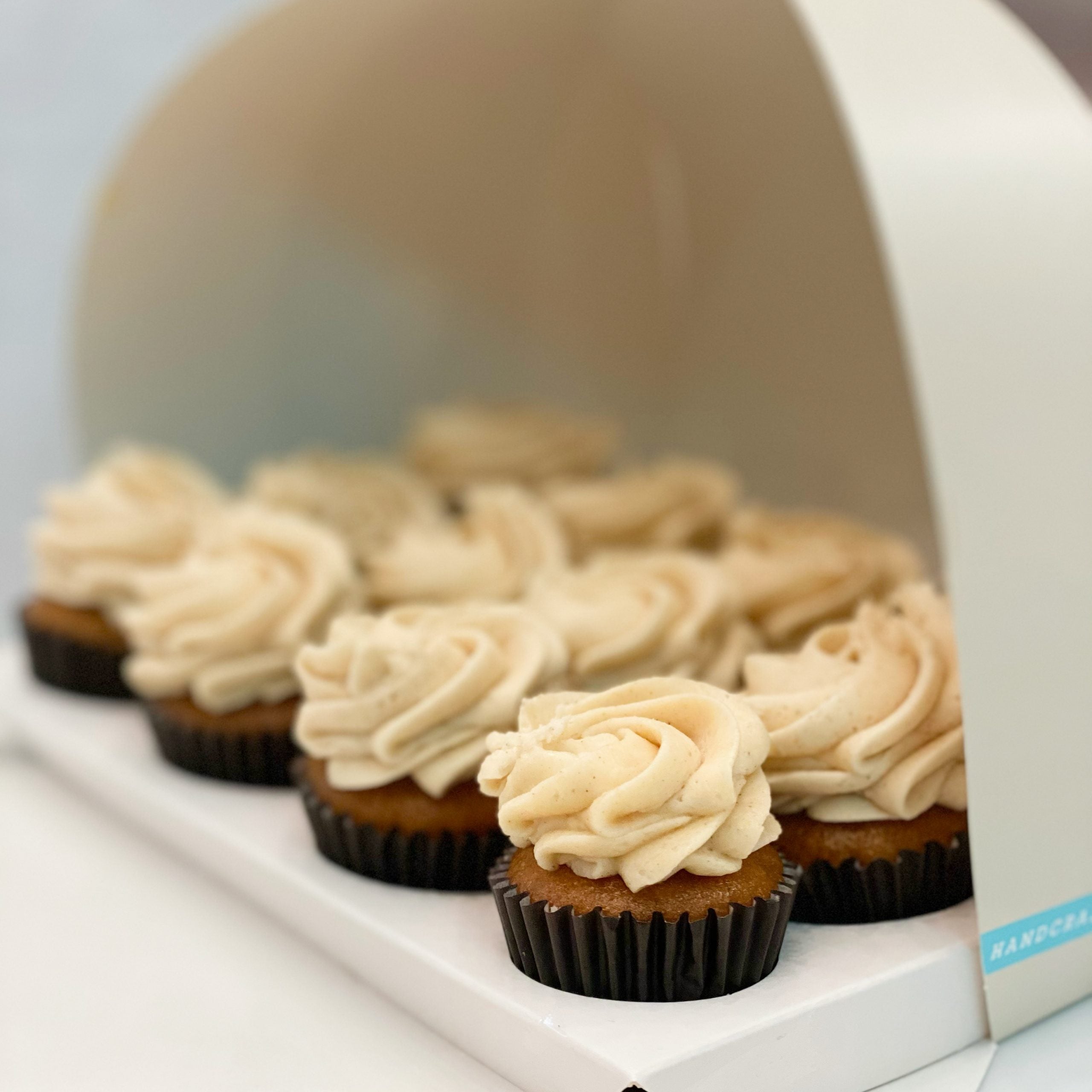 Mini Ginger Kiss Cupcakes 12 Pack – Petal Cupcakes